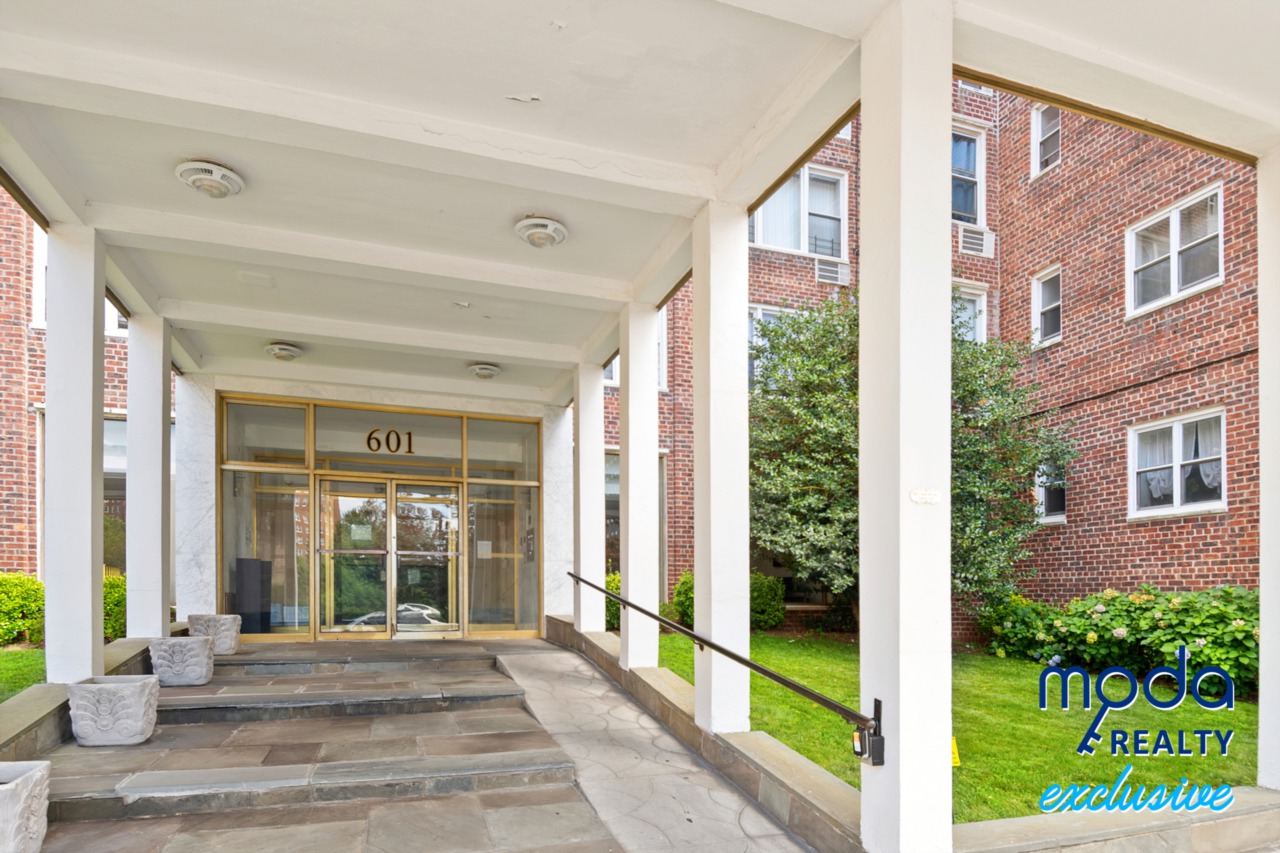 601 Kappock St #6/J Bronx, NY 10463 - $342,500