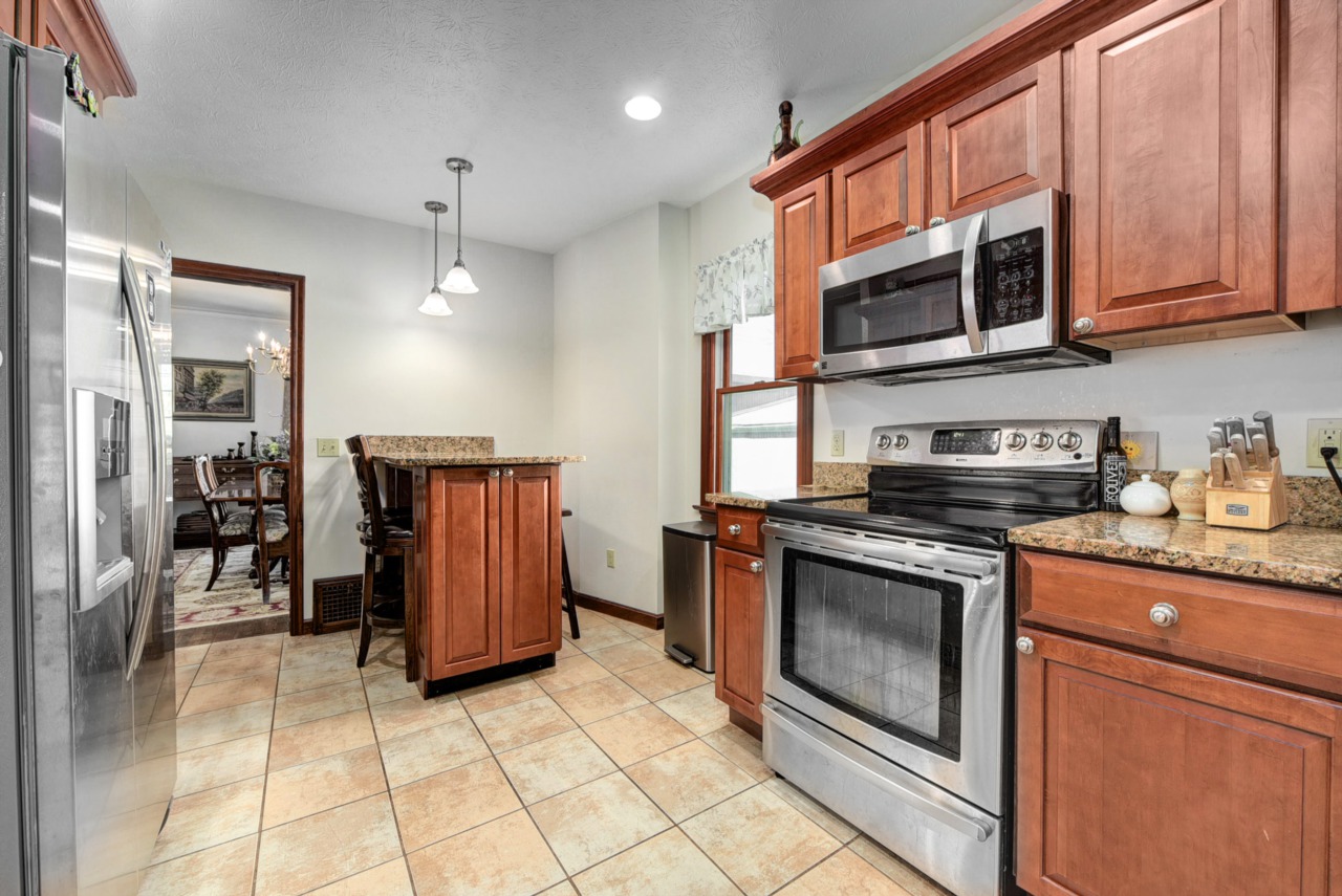 517 Cahoon Rd Bay Village, OH 44140 | MLS 5023587