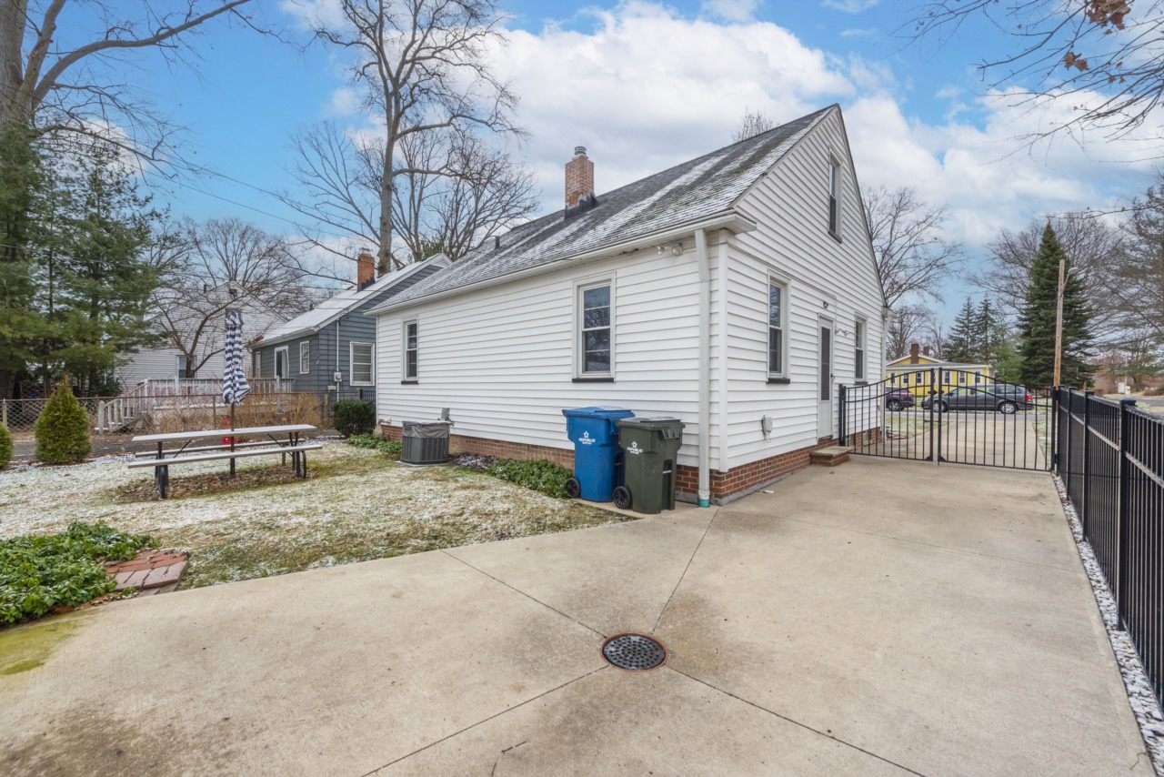 630 Kenilworth Rd Bay Village, OH 44140 | MLS 5009619