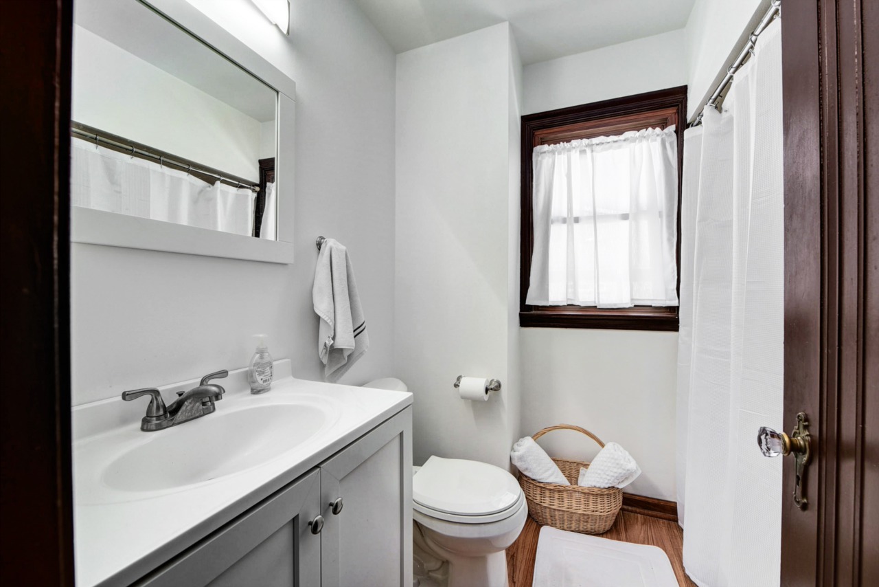 517 Cahoon Rd Bay Village, OH 44140 | MLS 5023587