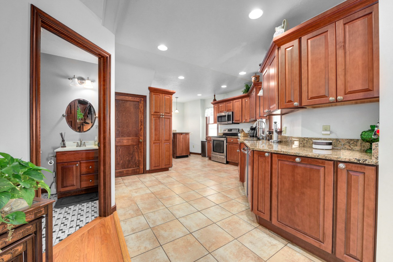 517 Cahoon Rd Bay Village, OH 44140 | MLS 5023587