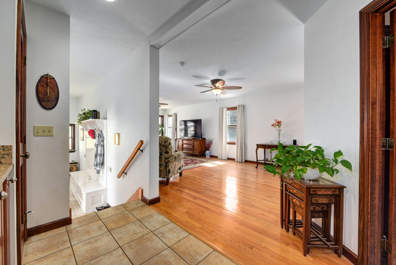 517 Cahoon Rd Bay Village, OH 44140 | MLS 5023587