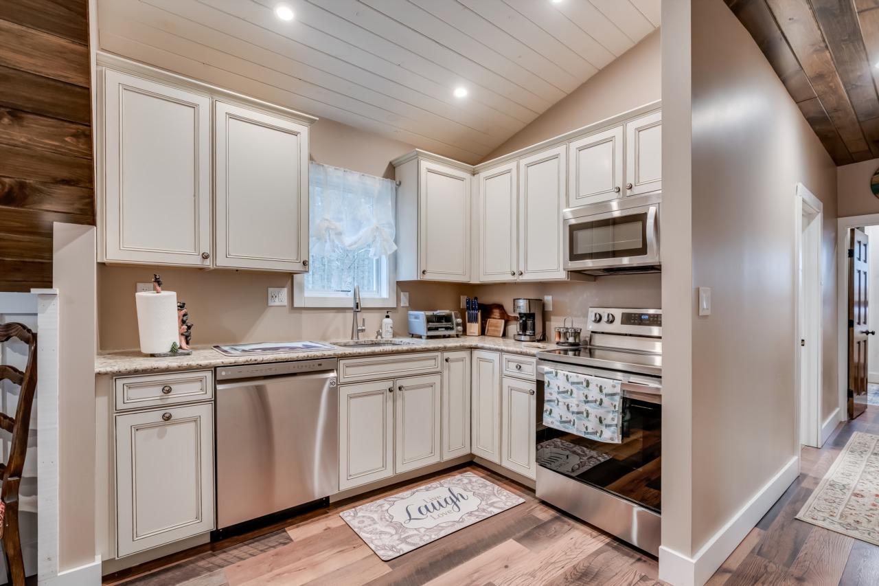 5410 North Shore Rd Brantingham, NY 13312 | MLS S1601558